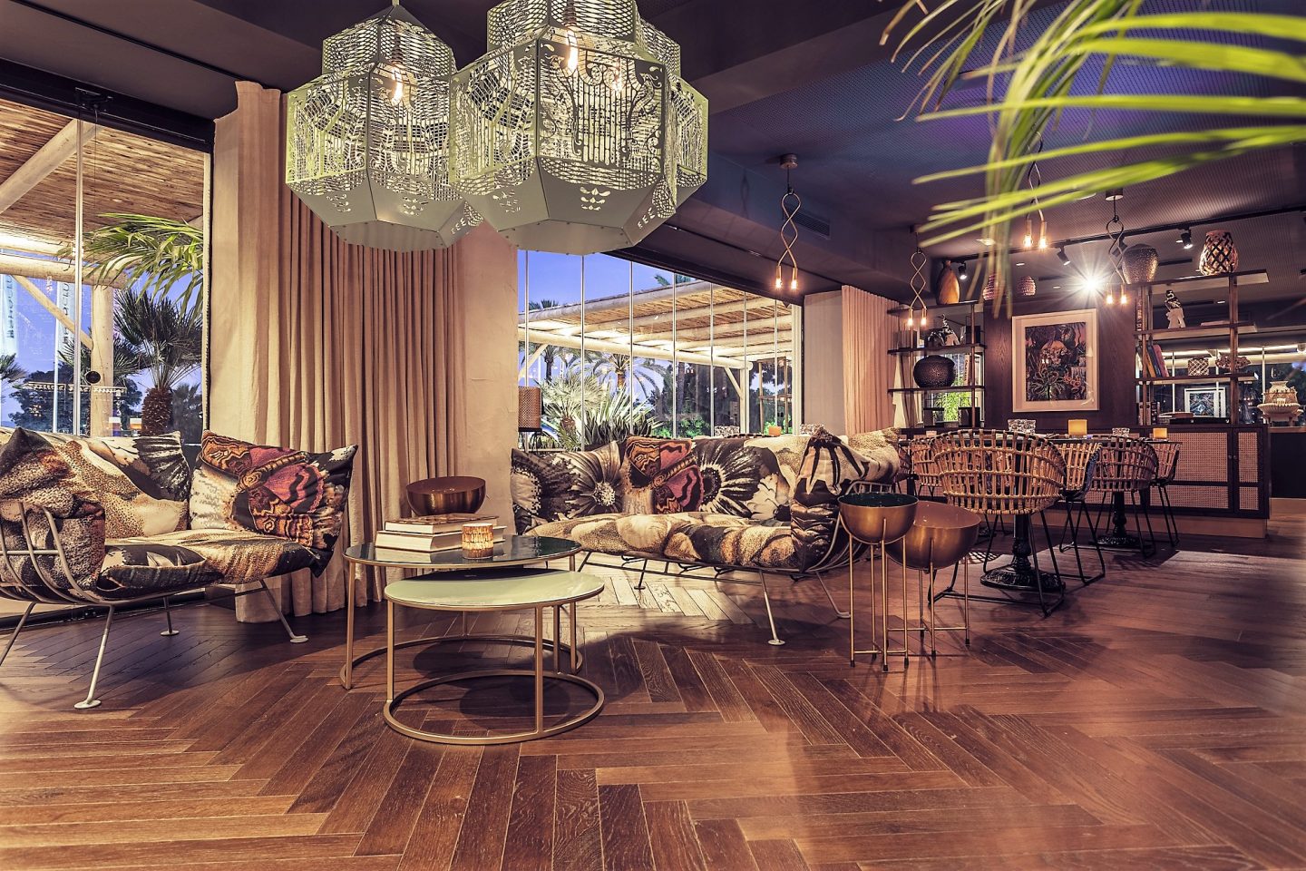 BOHO CLUB, EIN LUXUSRESORT UND RESTAURANT MIT GEHOBENER KÜCHE AN DER ...